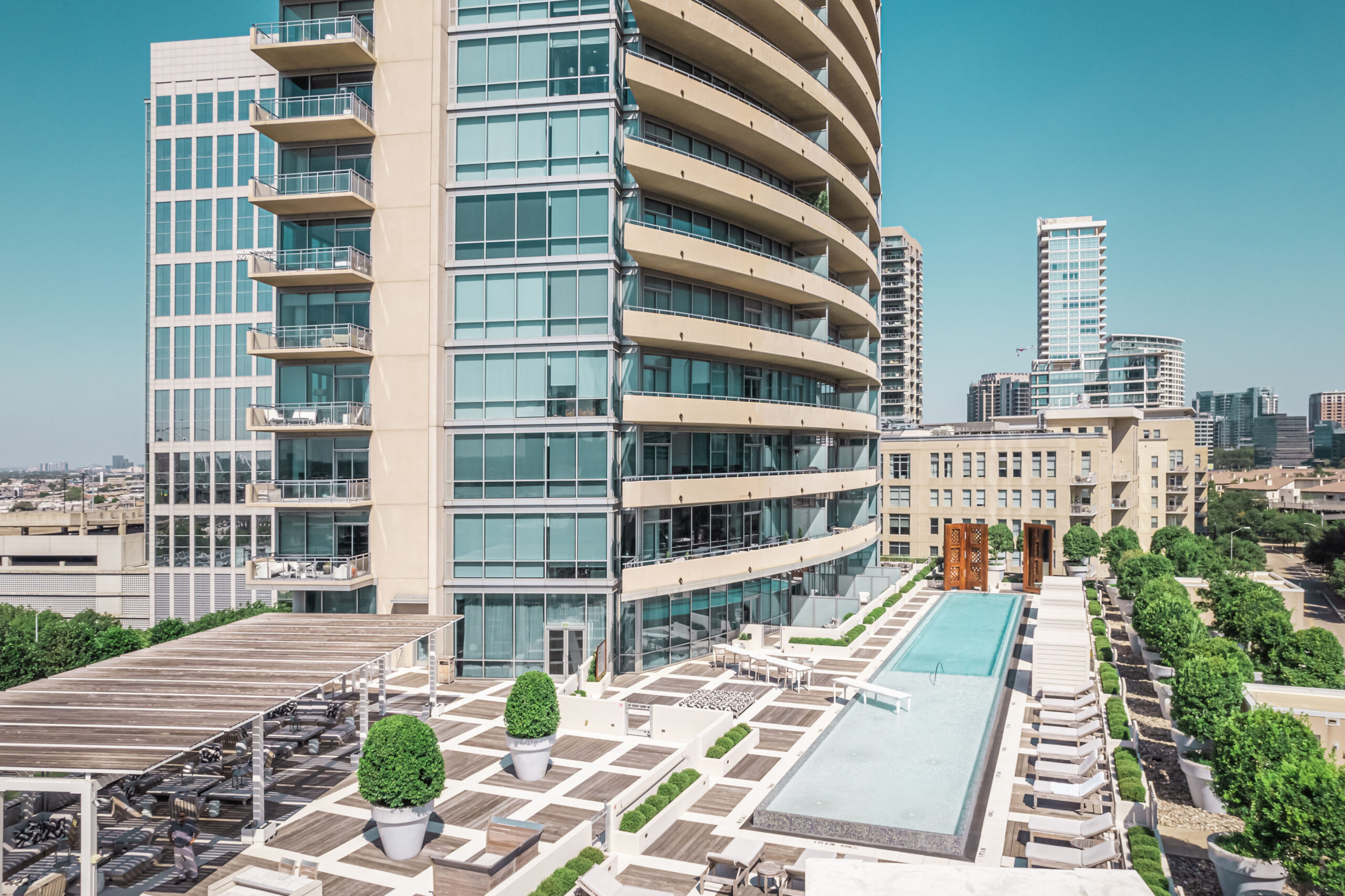 Luxury Pool Deck Experience in Dallas, Texas - Luxury Pools + Outdoor ...