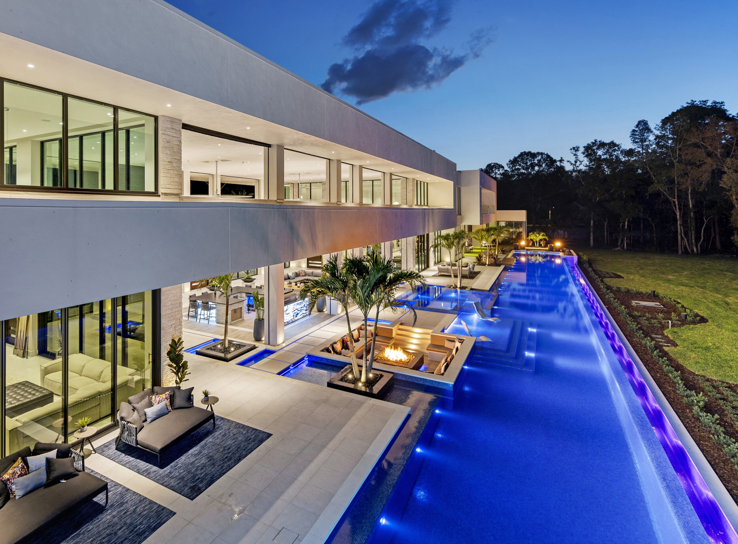 RYAN HUGHES DESIGN - Luxury Pools + Outdoor Living